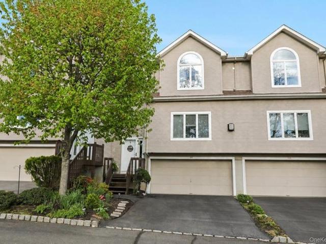 102 Leif Blvd, Congers, NY 10920