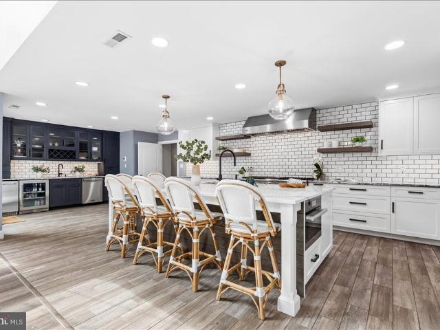 102 Little Neck Road