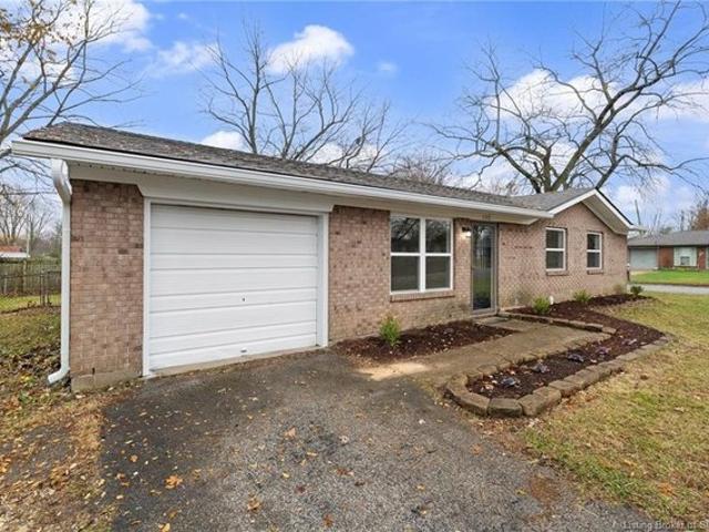 102 Lisa Ln, Charlestown, IN 47111