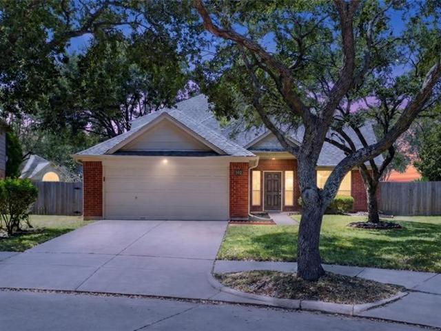 102 Lissa Ln, Sugar Land, TX 77479