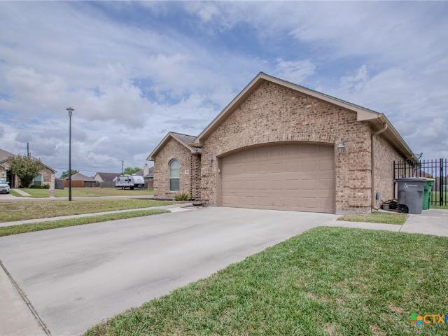 102 Luke Ct, Victoria, TX 77904 | MLS #610483 | Compass