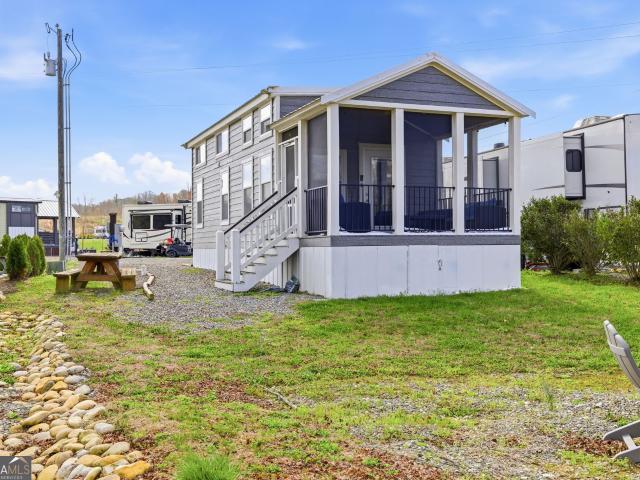 102 Mountain Meadows Drive