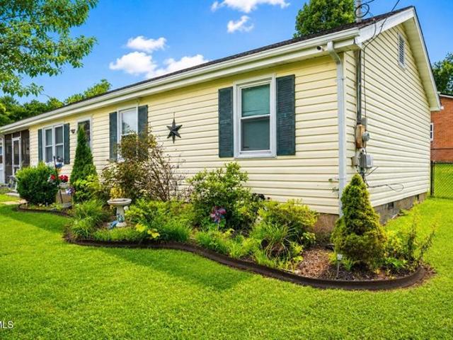 102 Mountain View Cir, Johnson City, TN 37601