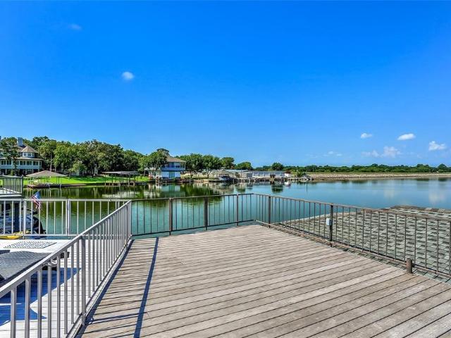 102 Mohawk Cove