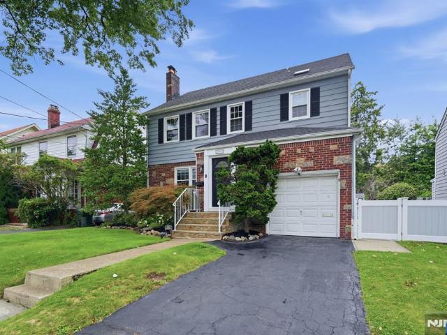 102 Mortimer Avenue