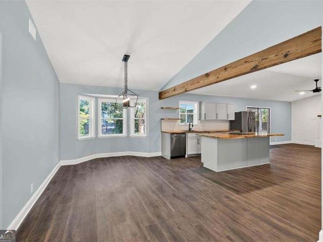 102 Mackqueen Drive