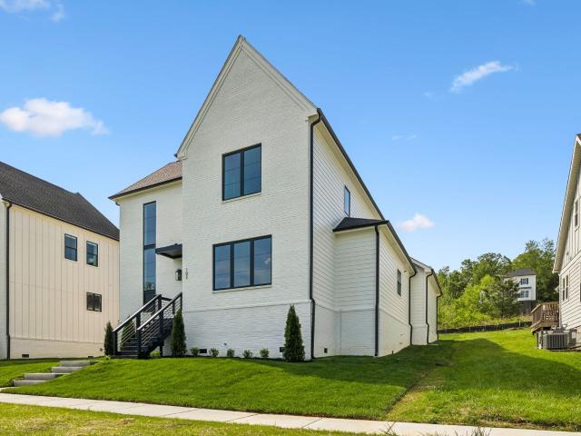 102 Madeleine Way