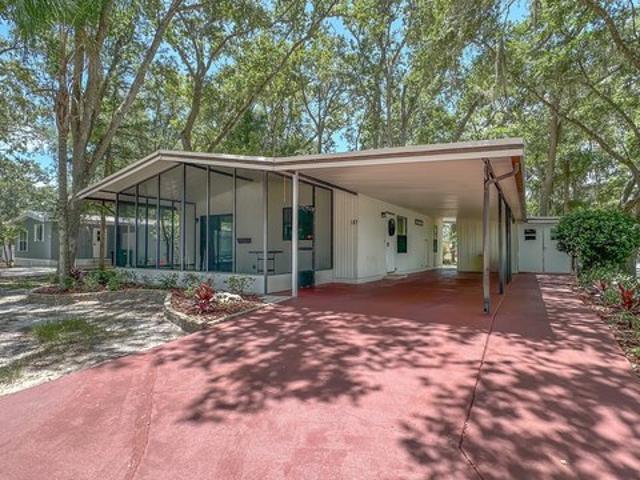 102 Magnolia Dr, Lady Lake, FL 32159