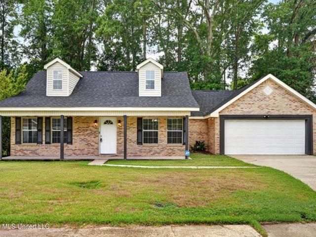 102 Maria St, Poplarville, MS 39470