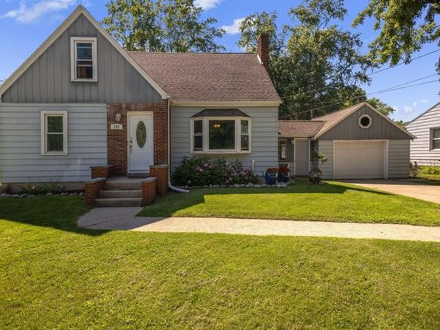 102 Martin Dr, Trail Creek, IN 46360