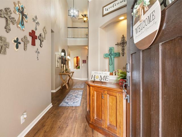 102 McCoy Cir