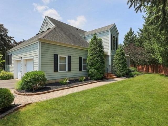 102 Mitchell Close, Hillsborough Twp, NJ 08844