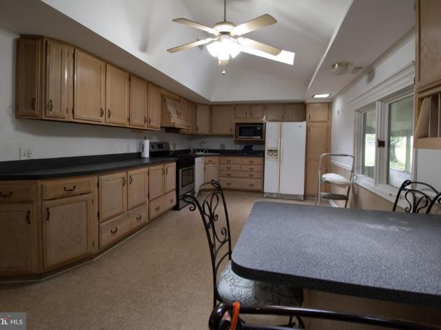 102 Middle Cross Trail