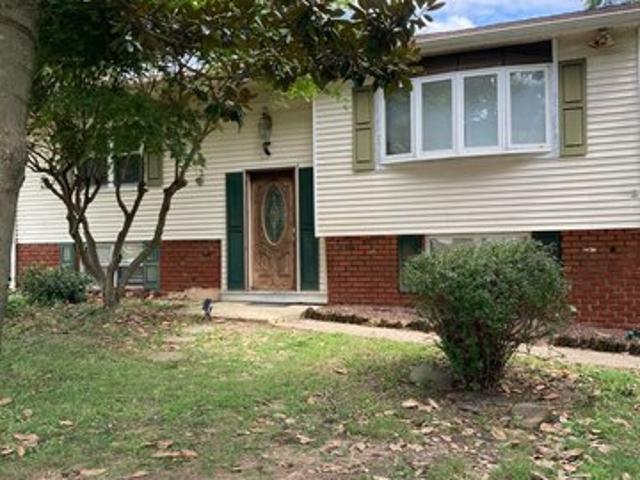 102 Midland Dr, Elkton, MD 21921