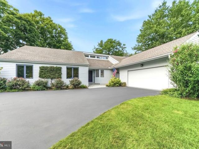 102 Mill Top Dr, Kennett Square, PA 19348