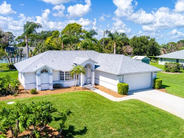 102 Miller Dr, Sebastian, FL 32958