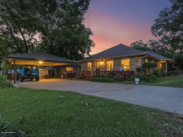 102 Misty Glen Cir, Gun Barrel City, TX 75156