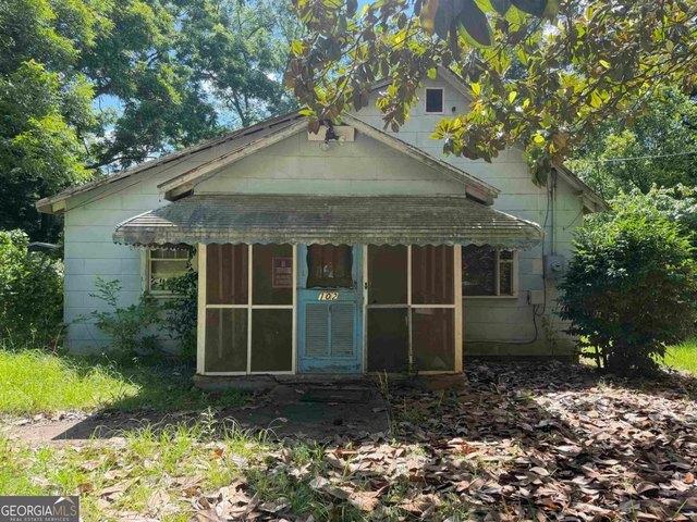 102 Mulberry St, Greensboro, GA 30642