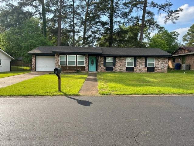 102 N 4th St, New Llano, LA 71446