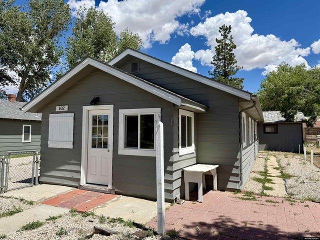 102 N 8th St, Sinclair, WY 82334