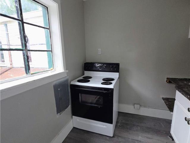 102 N 8th Street 4