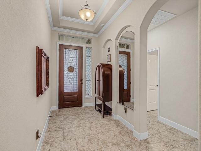102 N Victoriana Circle