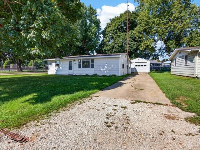 102 N Woodlawn St, Downs, IL 61736