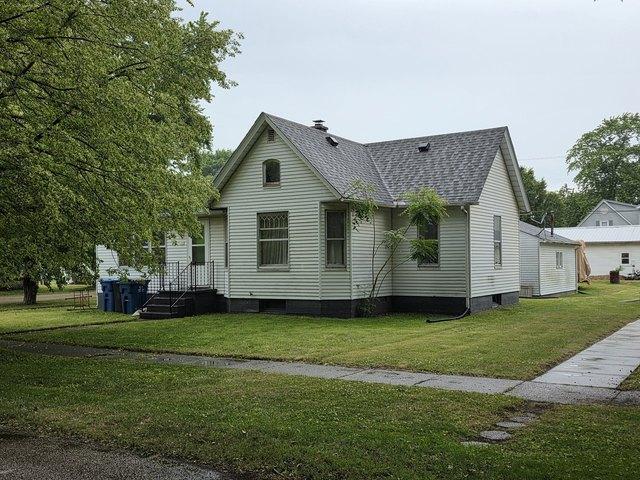 102 N Central Ave, Ladd, IL 61329