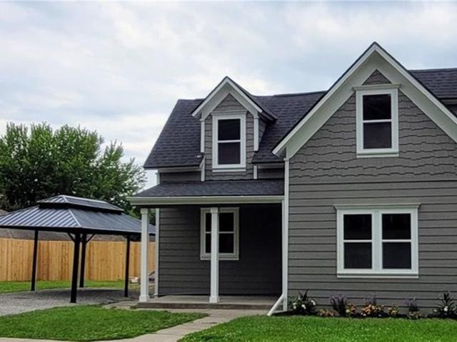 102 N Country Club Dr, Rock Port, MO 64482