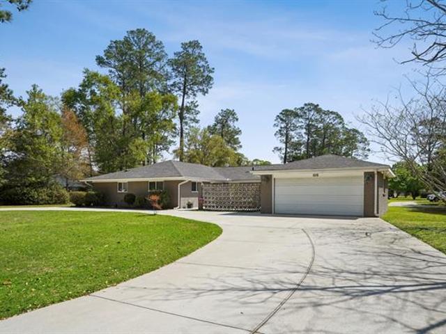 102 N Dabney Dr, Slidell, LA 70458 | MLS #2549 | Compass