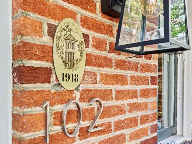 102 N Dooley Avenue