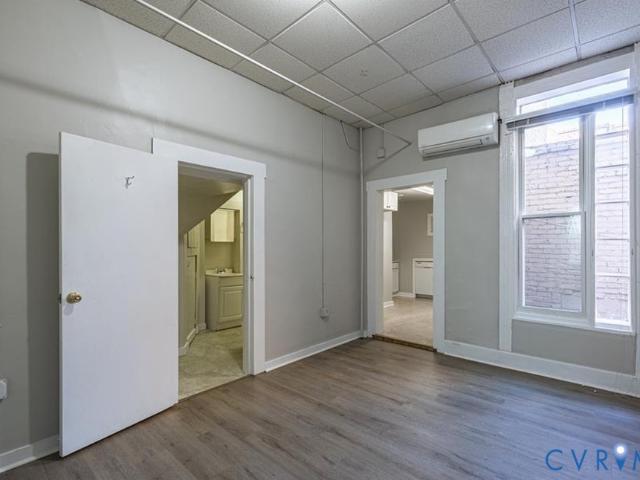 102 N Lombardy Street 1