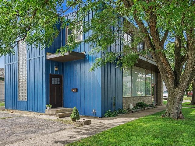 102 N Maple Street