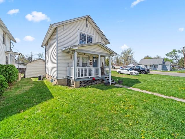 102 N Poplar