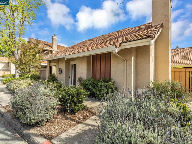 102 Northcreek Cir