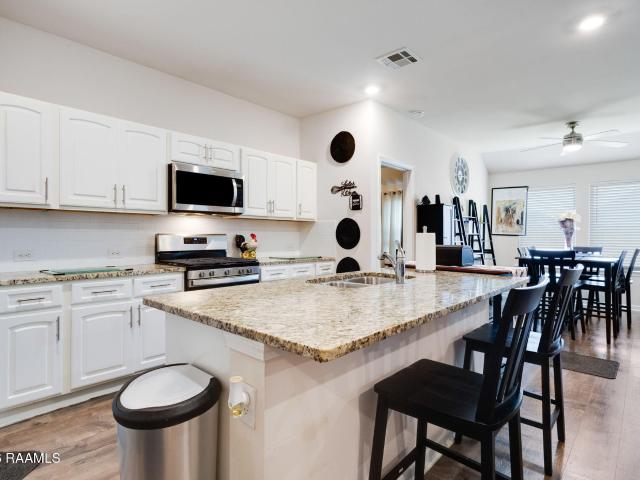 102 Northern Oak Dr, Lafayette, LA 70507 | MLS #RA2600003