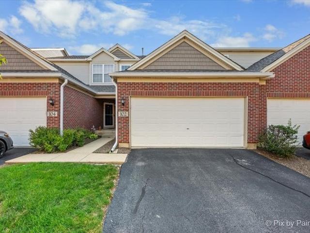 102 Neutrenton Ave, Elgin, IL 60120