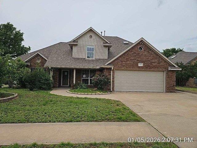 102 NE 52nd St, Lawton, OK 73507