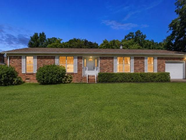 102 NW Cape Dr, Fort Walton Beach, FL 32548