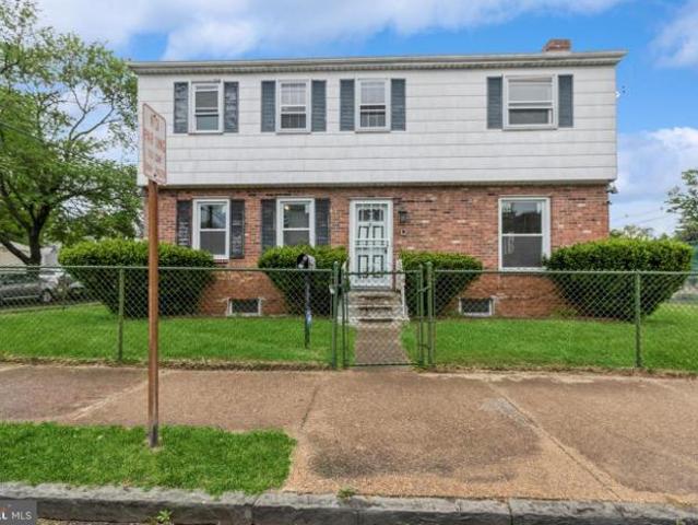 102 S 35th St, Camden, NJ 08105