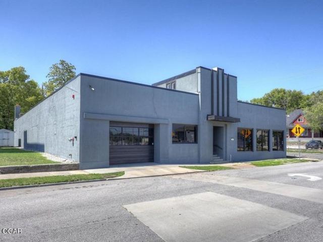 102 S Wall Ave, Joplin, MO 64801