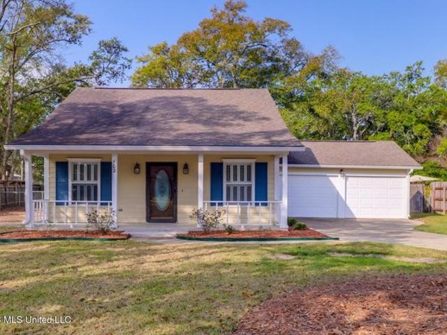 102 S Wright Ave, Long Beach, MS 39560