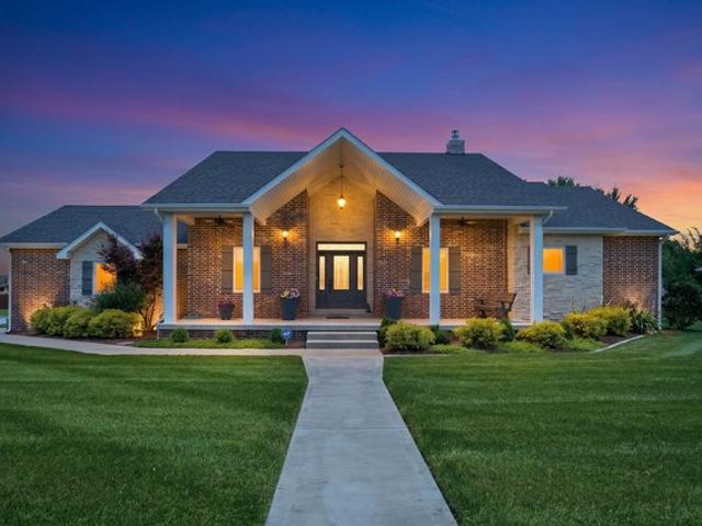 102 S Aspen St, Buffalo, MO 65622