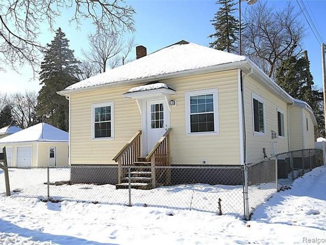 102 S Division St, Durand, MI 48429