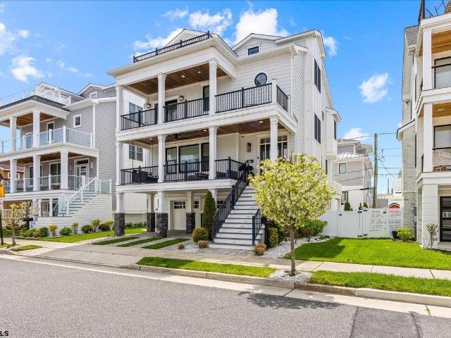102 S Essex Ave
