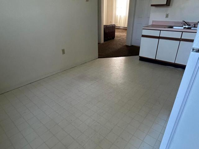 102 S HIGH Street