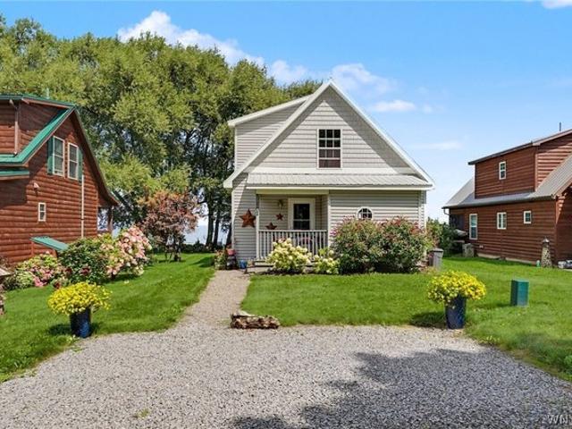 102 S Main St N, Hamlin, NY 14464