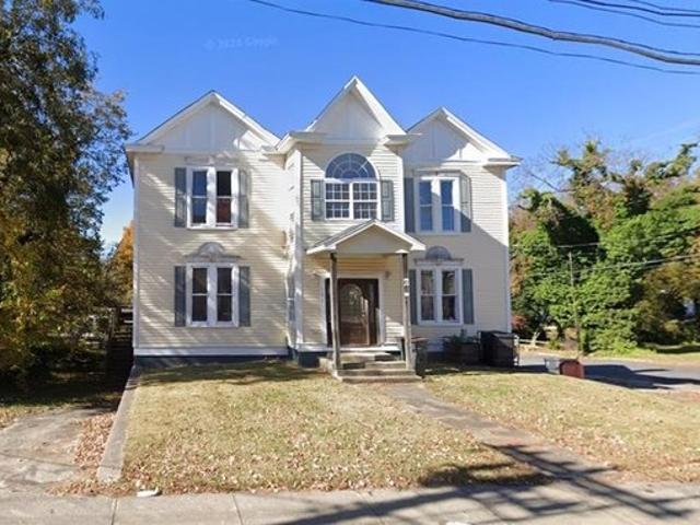 102 S Main St, Reidsville, NC 27320