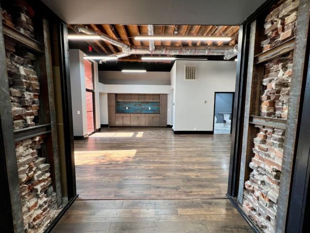 102 S Maple St