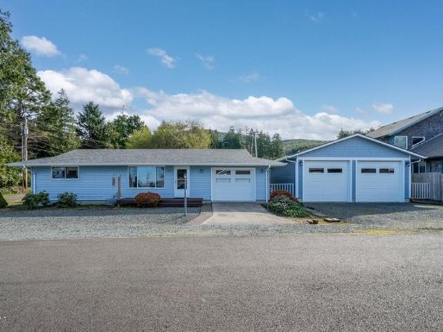 102 S Ocean Ave, Rockaway Beach, OR 97136